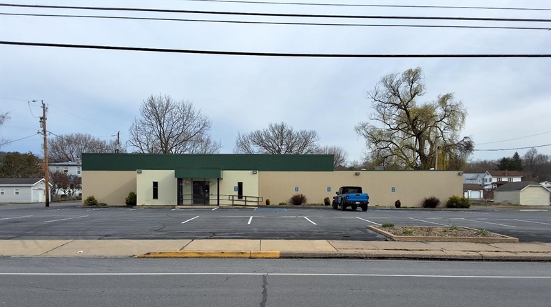 New Listing | CBRE | ±5,060 SF Office Building Available For Sale | 104 ...